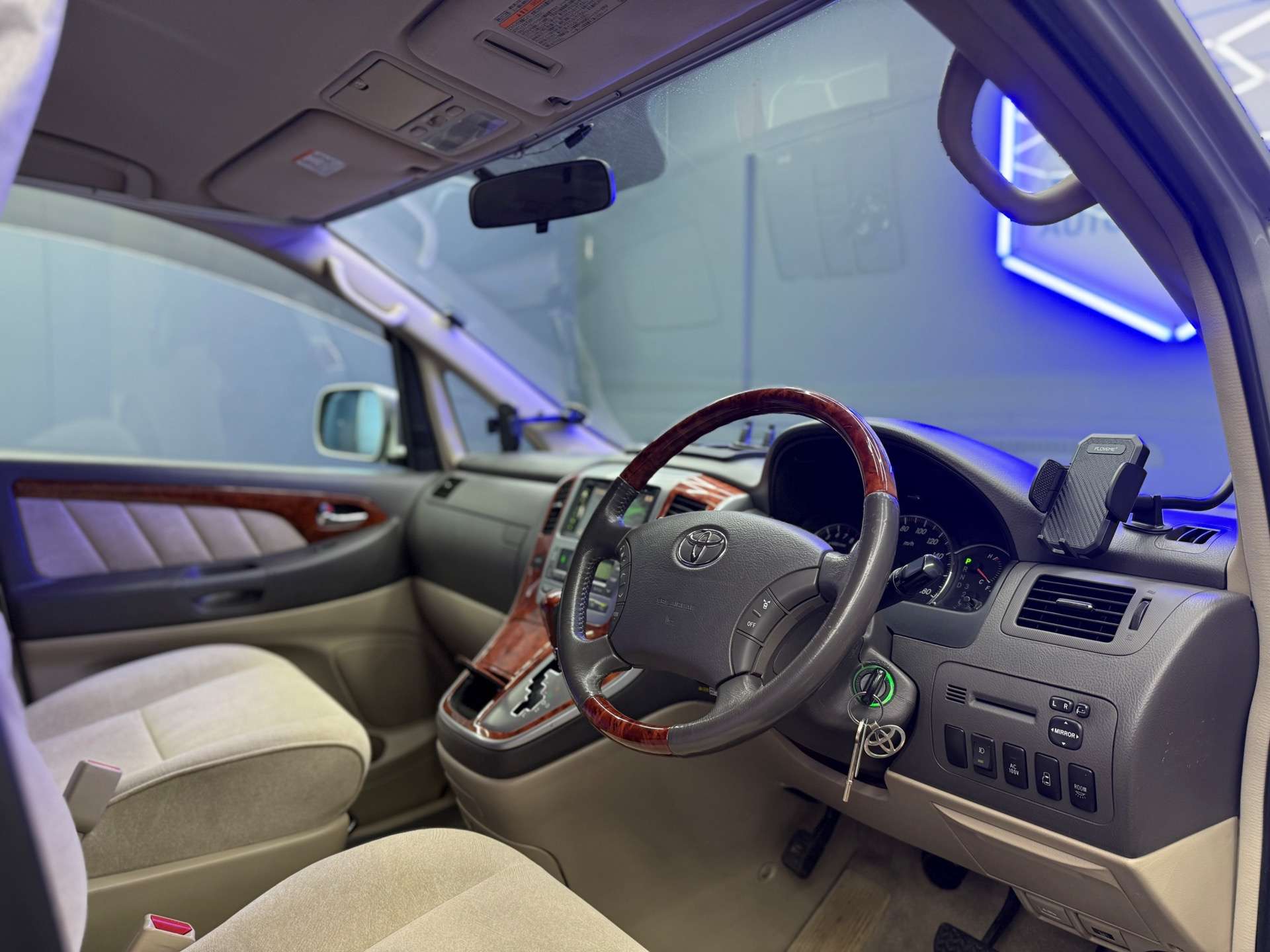 Used Toyota Alphard V for sale in Maidenhead, Berkshire | A1 Auto Solutions